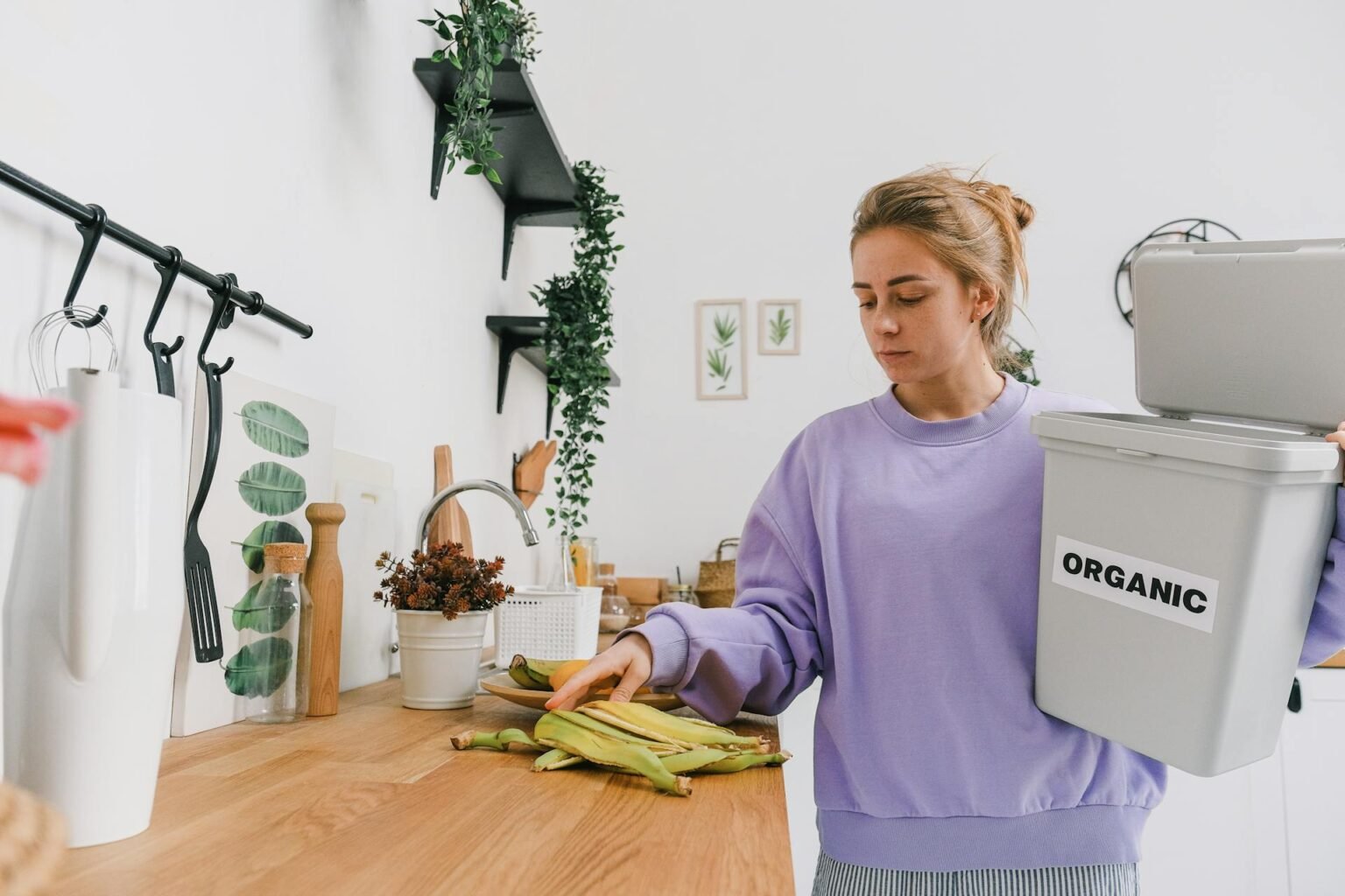 27 WAYS TO REDUCE FOOD WASTE & BUILD SUSTAINABLE HABITS - GO GREEN GO SMART